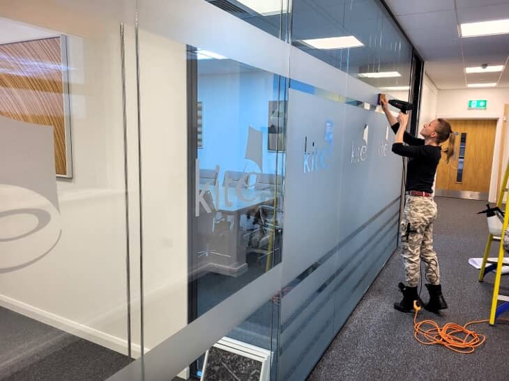 Maximising Privacy with Signs in Offices: Creating Visual Interest